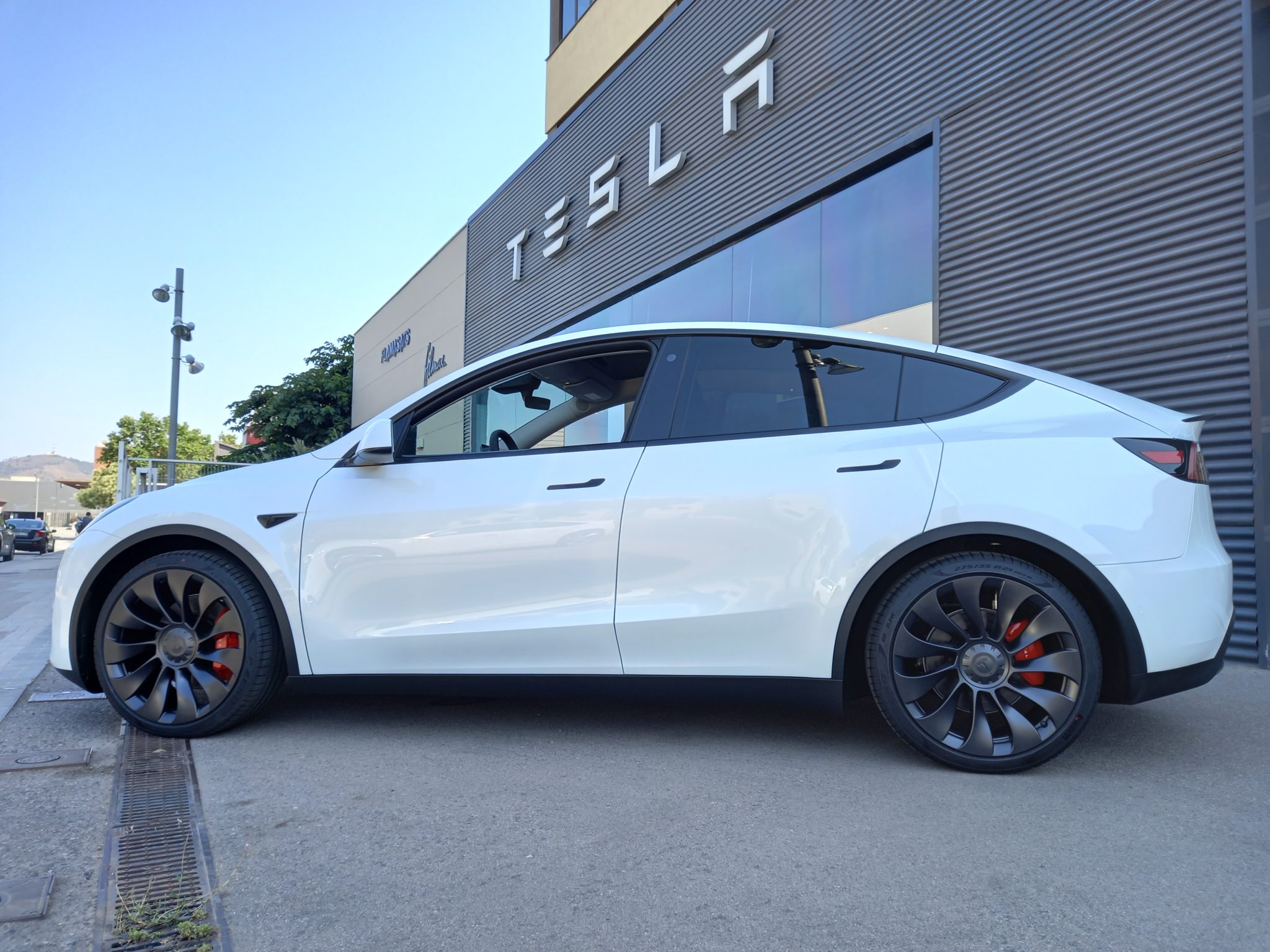Reto Autonomía - Tesla Model Y Performance - CIRCUTOR